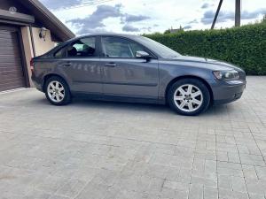 Grey Volvo S40 2006 in Vilnius, with an engine capacity of 2.00 L and mileage of 310 thousand km for 1500 €, photo 6 on AUTOMOTO.COM.LV