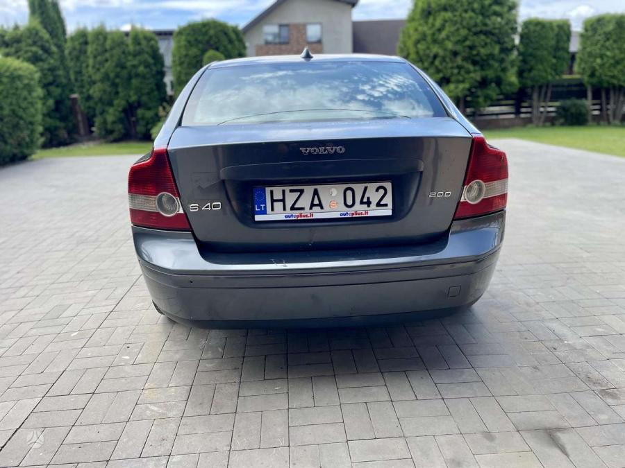 Grey Volvo S40 2006 in Vilnius, with an engine capacity of 2.00 L and mileage of 310 thousand km for 1500 €, photo 10 on AUTOMOTO.COM.LV