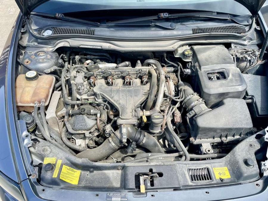 Grey Volvo S40 2006 in Vilnius, with an engine capacity of 2.00 L and mileage of 310 thousand km for 1500 €, photo 14 on AUTOMOTO.COM.LV