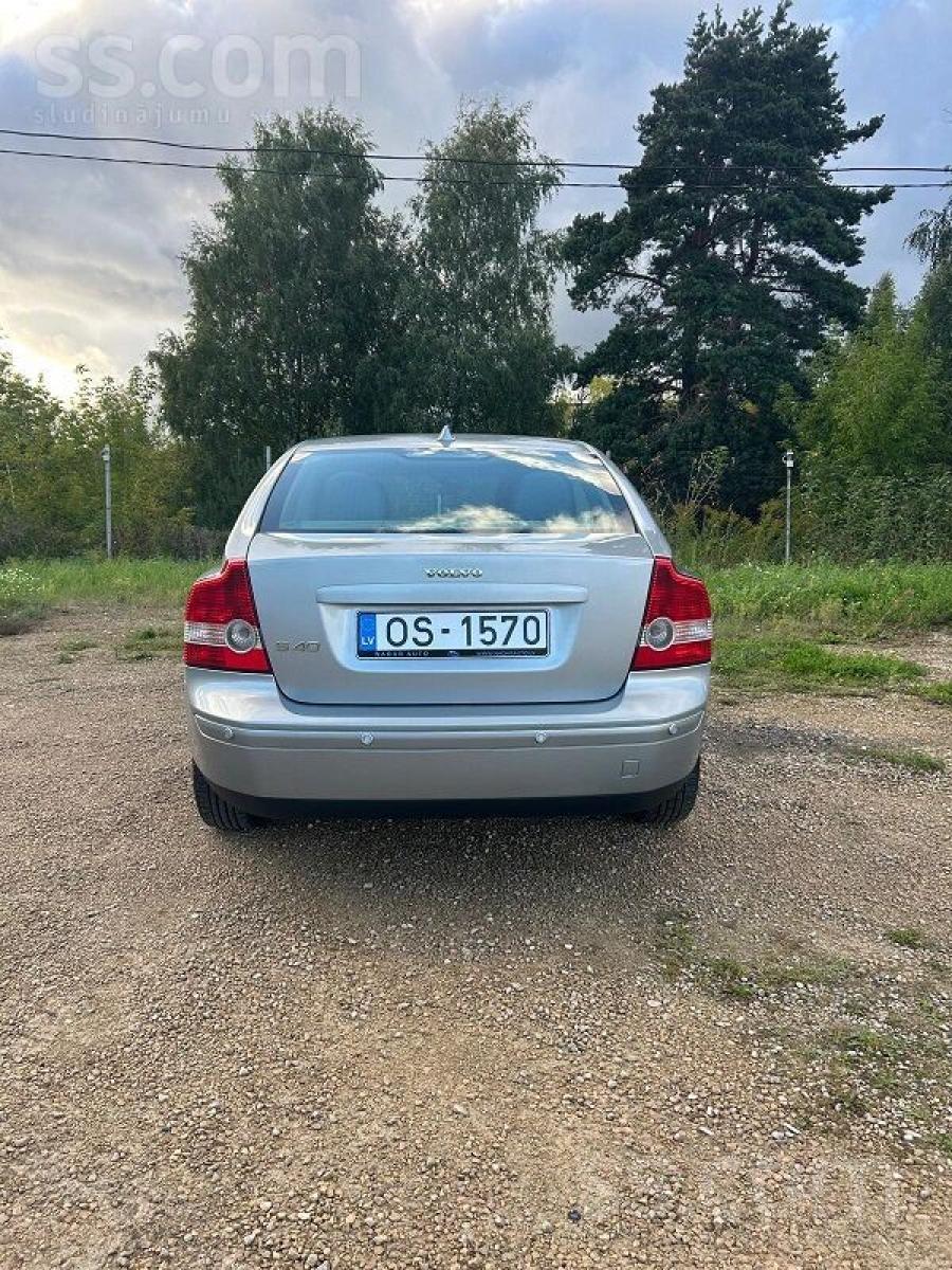 Grey Volvo S40 2006 in Riga, with an engine capacity of 1.60 L and mileage of 288 thousand km for 3250 €, photo 8 on AUTOMOTO.COM.LV