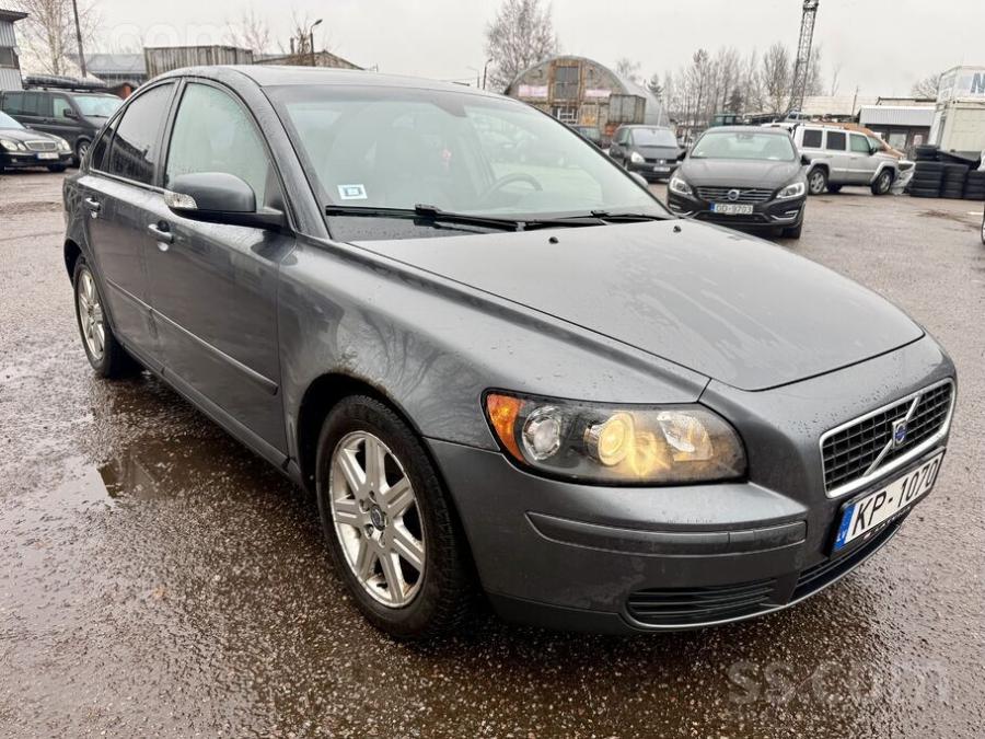 Grey Volvo S40 2007 in Riga, with an engine capacity of 2.40 L and mileage of 0 thousand km for 850 €, photo 2 on AUTOMOTO.COM.LV
