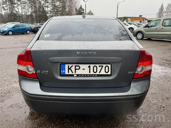 Grey Volvo S40 2007 in Riga, with an engine capacity of 2.40 L and mileage of 0 thousand km for 990 €, photo 6 on AUTOMOTO.COM.LV
