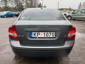Grey Volvo S40 2007 in Riga, with an engine capacity of 2.40 L and mileage of 0 thousand km for 850 €, photo 6 on AUTOMOTO.COM.LV