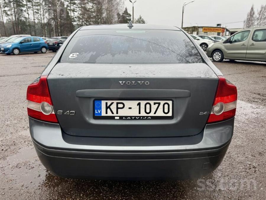 Grey Volvo S40 2007 in Riga, with an engine capacity of 2.40 L and mileage of 0 thousand km for 850 €, photo 6 on AUTOMOTO.COM.LV