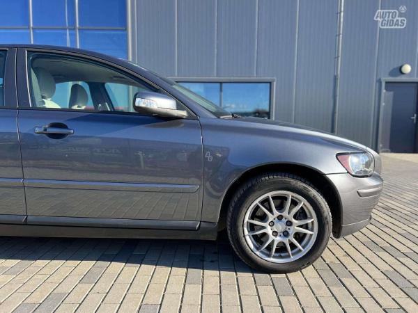 Grey Volvo S40 2007 in Siauliai, with an engine capacity of 2.00 L and mileage of 282 thousand km for 3300 €, photo 7 on AUTOMOTO.COM.LV