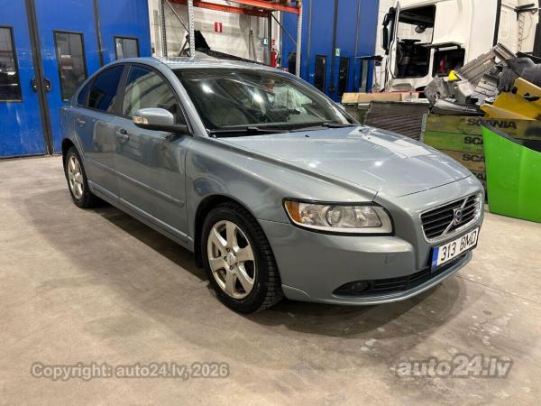 Pelēks Volvo S40 2007 Tallina, ar dzinēja tilpumu 2.40 L un nobraukumu 240 tūkst. km par 4500 €, foto 2 vietnē AUTOMOTO.COM.LV