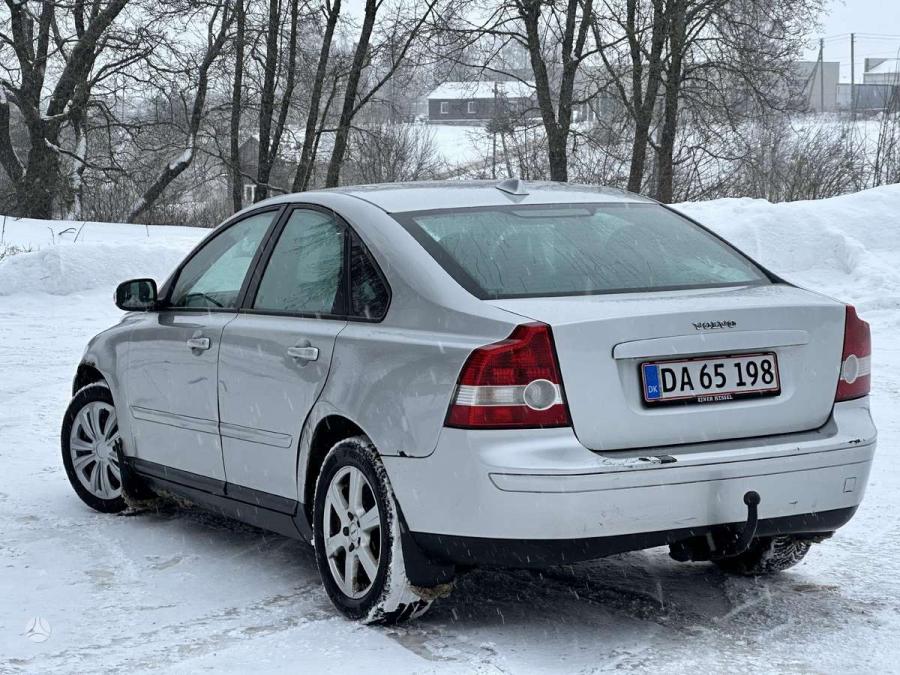 Pelēks Volvo S40 2007 Viļņa, ar dzinēja tilpumu 1.80 L un nobraukumu 200 tūkst. km par 499 €, foto 3 vietnē AUTOMOTO.COM.LV