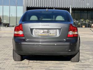 Grey Volvo S40 2007 in Siauliai, with an engine capacity of 2.00 L and mileage of 282 thousand km for 3100 €, photo 6 on AUTOMOTO.COM.LV