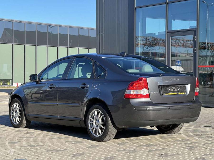 Grey Volvo S40 2007 in Siauliai, with an engine capacity of 2.00 L and mileage of 282 thousand km for 3100 €, photo 8 on AUTOMOTO.COM.LV