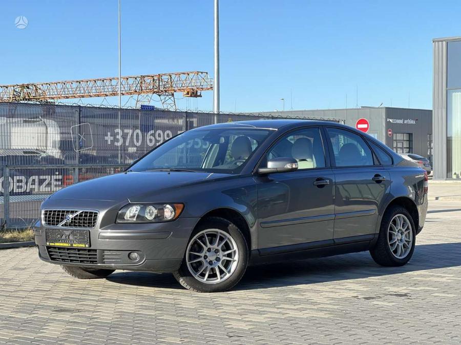 Grey Volvo S40 2007 in Siauliai, with an engine capacity of 2.00 L and mileage of 282 thousand km for 3100 €, photo 10 on AUTOMOTO.COM.LV