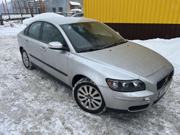 Grey Volvo S40 2007 in Telschi, with an engine capacity of 1.56 L and mileage of 289 thousand km for 1590 €, photo 1 on AUTOMOTO.COM.LV