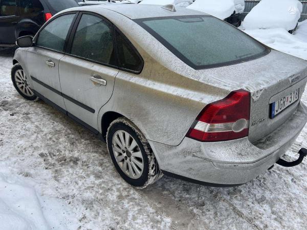 Grey Volvo S40 2007 in Telschi, with an engine capacity of 1.56 L and mileage of 289 thousand km for 1590 €, photo 5 on AUTOMOTO.COM.LV