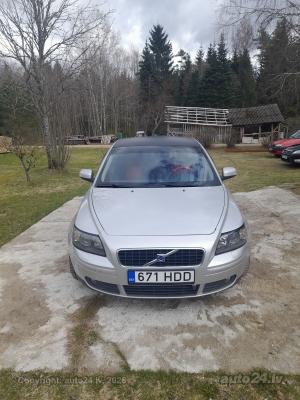 Pelēks Volvo S40 2007 Pērnava, ar dzinēja tilpumu 2.40 L un nobraukumu 173 tūkst. km par 4500 €, foto 9 vietnē AUTOMOTO.COM.LV