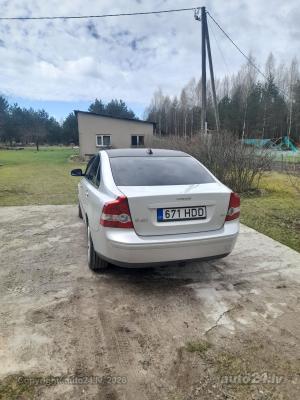 Pelēks Volvo S40 2007 Pērnava, ar dzinēja tilpumu 2.40 L un nobraukumu 173 tūkst. km par 4500 €, foto 11 vietnē AUTOMOTO.COM.LV