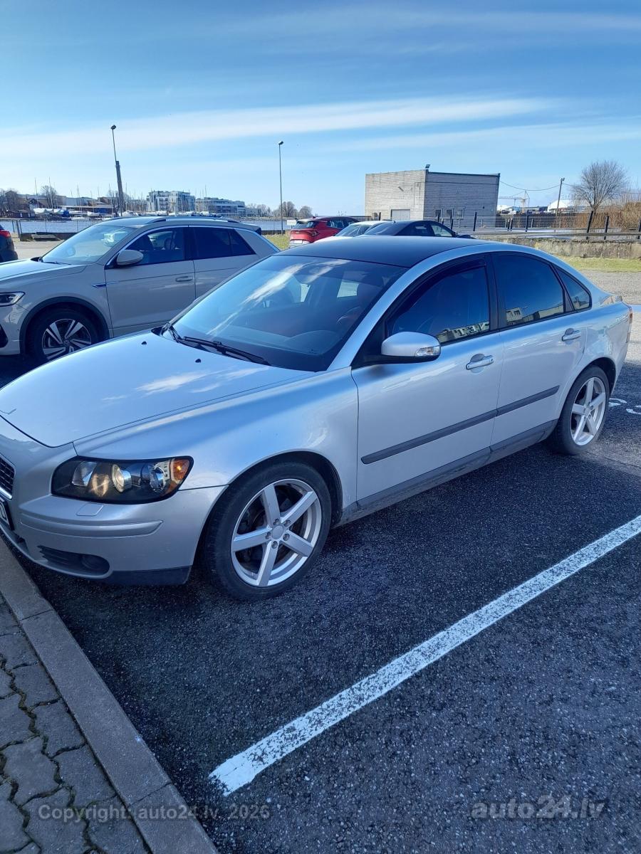 Pelēks Volvo S40 2007 Pērnava, ar dzinēja tilpumu 2.40 L un nobraukumu 173 tūkst. km par 4500 €, foto 13 vietnē AUTOMOTO.COM.LV
