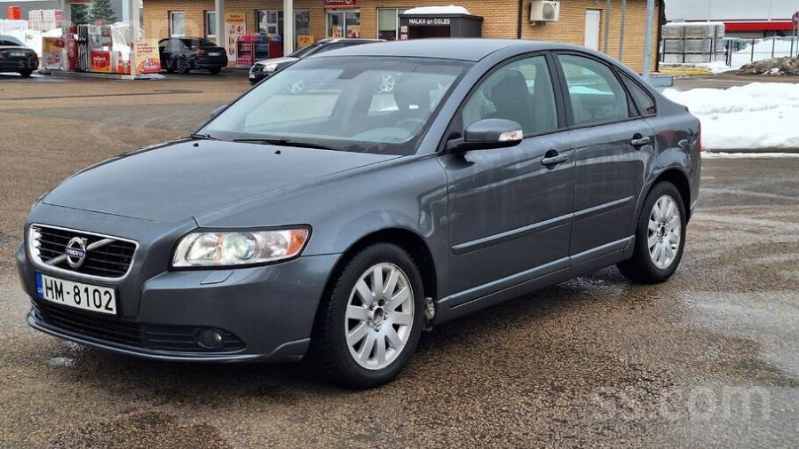 Grey Volvo S40 2007 in Riga, with an engine capacity of 2.00 L and mileage of 290 thousand km for 1350 €, photo 1 on AUTOMOTO.COM.LV