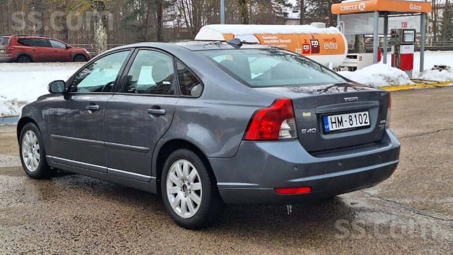 Grey Volvo S40 2007 in Riga, with an engine capacity of 2.00 L and mileage of 290 thousand km for 1350 €, photo 5 on AUTOMOTO.COM.LV