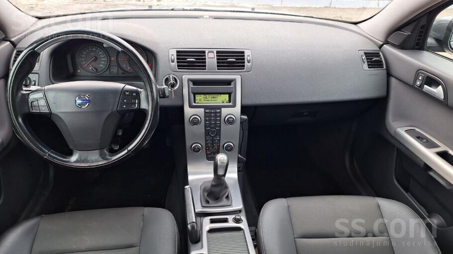 Grey Volvo S40 2007 in Riga, with an engine capacity of 2.00 L and mileage of 290 thousand km for 1350 €, photo 7 on AUTOMOTO.COM.LV
