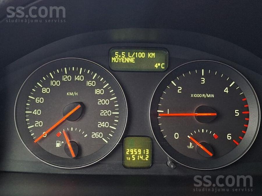 Grey Volvo S40 2007 in Riga, with an engine capacity of 2.00 L and mileage of 290 thousand km for 1350 €, photo 10 on AUTOMOTO.COM.LV