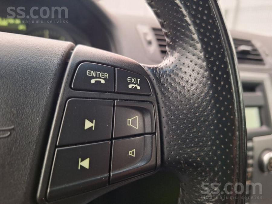 Grey Volvo S40 2007 in Riga, with an engine capacity of 2.00 L and mileage of 290 thousand km for 1350 €, photo 12 on AUTOMOTO.COM.LV