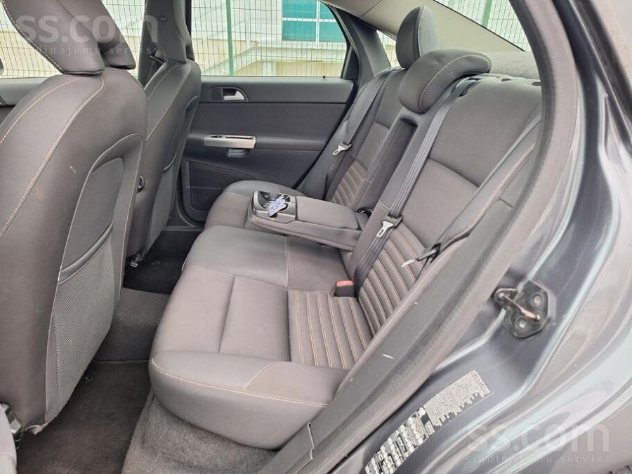 Grey Volvo S40 2007 in Riga, with an engine capacity of 2.00 L and mileage of 290 thousand km for 1350 €, photo 23 on AUTOMOTO.COM.LV