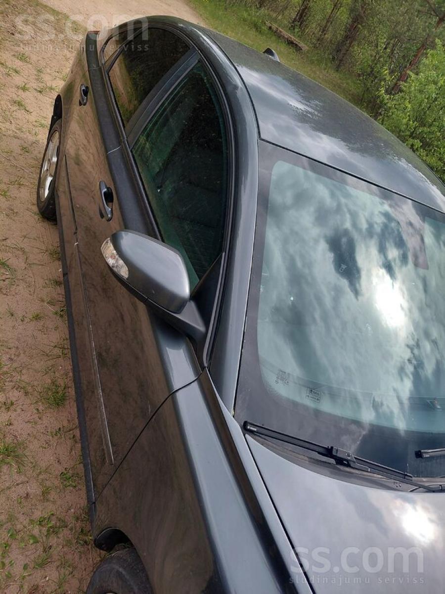 Pelēks Volvo S40 2007 Valmiera, ar dzinēja tilpumu 2.40 L un nobraukumu 368 tūkst. km par 2000 €, foto 4 vietnē AUTOMOTO.COM.LV
