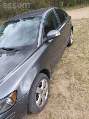 Pelēks Volvo S40 2007 Valmiera, ar dzinēja tilpumu 2.40 L un nobraukumu 368 tūkst. km par 2000 €, foto 5 vietnē AUTOMOTO.COM.LV