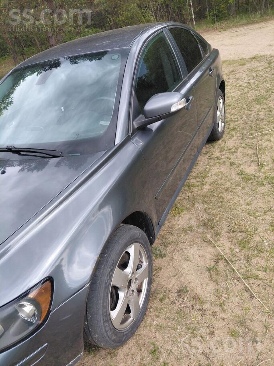 Pelēks Volvo S40 2007 Valmiera, ar dzinēja tilpumu 2.40 L un nobraukumu 368 tūkst. km par 2000 €, foto 5 vietnē AUTOMOTO.COM.LV