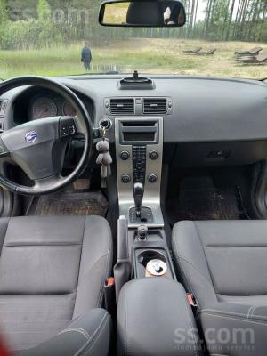 Pelēks Volvo S40 2007 Valmiera, ar dzinēja tilpumu 2.40 L un nobraukumu 368 tūkst. km par 2000 €, foto 8 vietnē AUTOMOTO.COM.LV