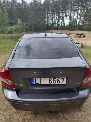 Pelēks Volvo S40 2007 Valmiera, ar dzinēja tilpumu 2.40 L un nobraukumu 368 tūkst. km par 2000 €, foto 9 vietnē AUTOMOTO.COM.LV