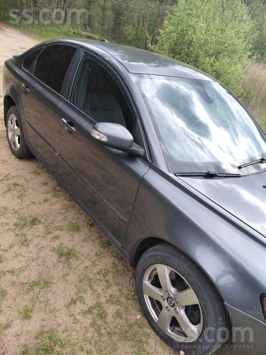 Pelēks Volvo S40 2007 Valmiera, ar dzinēja tilpumu 2.40 L un nobraukumu 368 tūkst. km par 2000 €, foto 10 vietnē AUTOMOTO.COM.LV