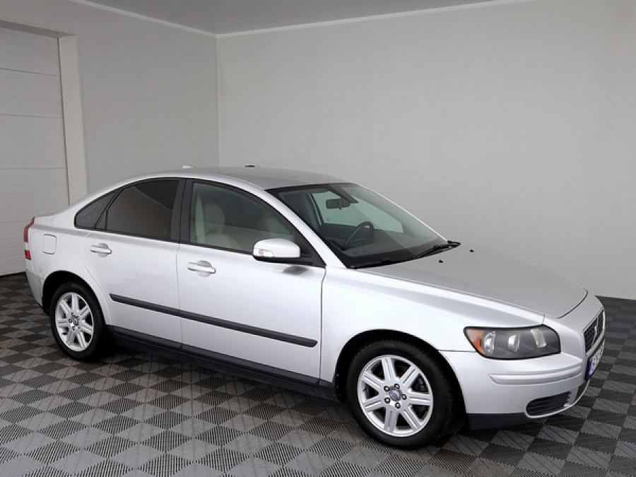 Grey Volvo S40 2007 in Tallinn, with an engine capacity of 2.00 L and mileage of 330 thousand km for 1499 €, photo 1 on AUTOMOTO.COM.LV