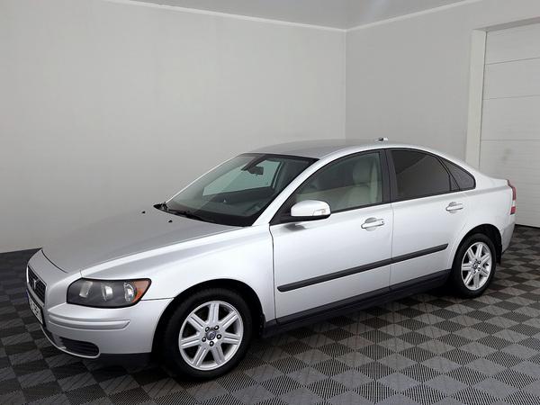 Grey Volvo S40 2007 in Tallinn, with an engine capacity of 2.00 L and mileage of 330 thousand km for 1499 €, photo 2 on AUTOMOTO.COM.LV