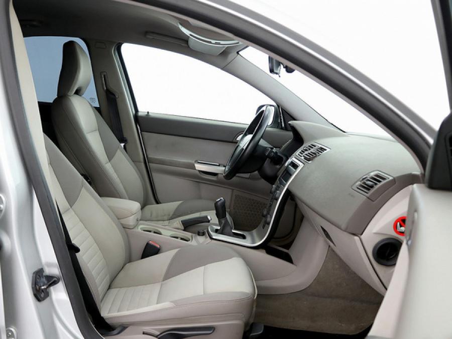 Grey Volvo S40 2007 in Tallinn, with an engine capacity of 2.00 L and mileage of 330 thousand km for 1499 €, photo 7 on AUTOMOTO.COM.LV