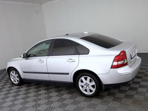 Grey Volvo S40 2007 in Tallinn, with an engine capacity of 2.00 L and mileage of 330 thousand km for 1499 €, photo 12 on AUTOMOTO.COM.LV
