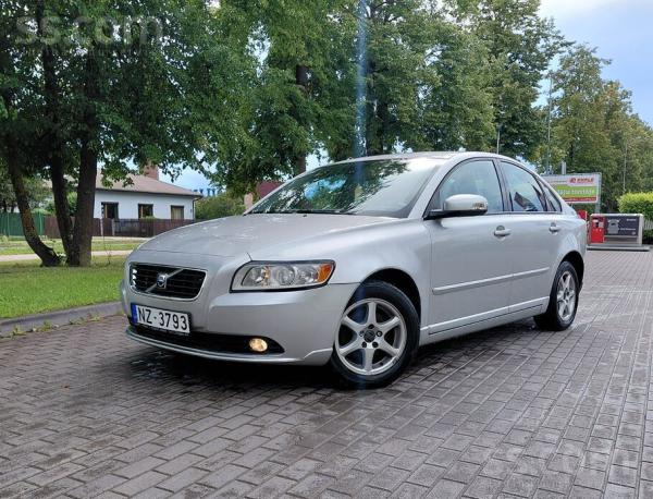 Pelēks Volvo S40 2007 Jelgava, ar dzinēja tilpumu 1.60 L un nobraukumu 310 tūkst. km par 1600 €, foto 1 vietnē AUTOMOTO.COM.LV