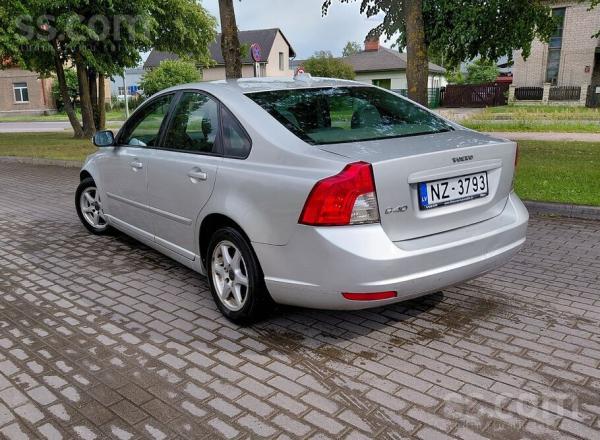 Pelēks Volvo S40 2007 Jelgava, ar dzinēja tilpumu 1.60 L un nobraukumu 310 tūkst. km par 1600 €, foto 3 vietnē AUTOMOTO.COM.LV