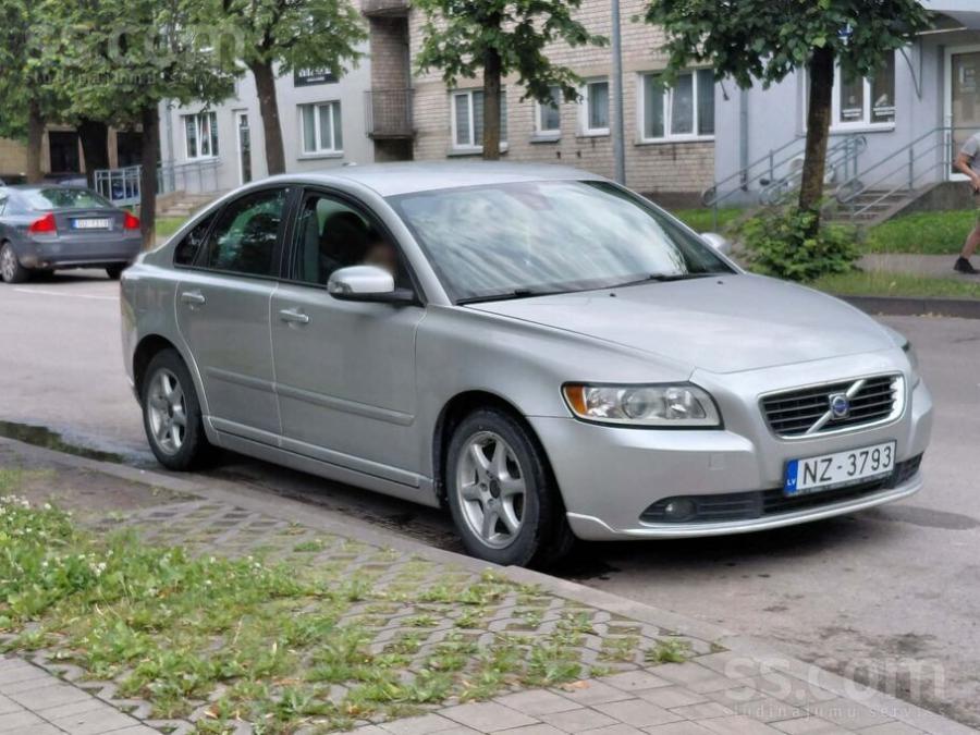 Pelēks Volvo S40 2007 Jelgava, ar dzinēja tilpumu 1.60 L un nobraukumu 310 tūkst. km par 1600 €, foto 14 vietnē AUTOMOTO.COM.LV
