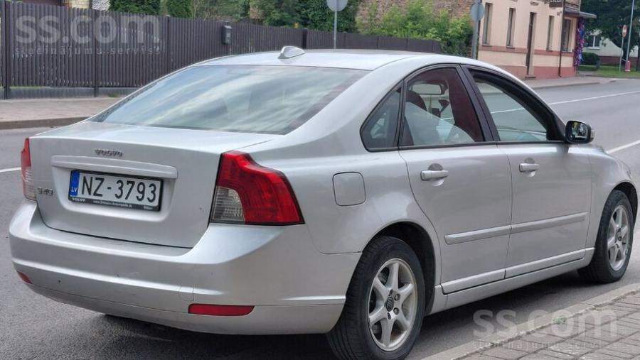 Pelēks Volvo S40 2007 Jelgava, ar dzinēja tilpumu 1.60 L un nobraukumu 310 tūkst. km par 1600 €, foto 15 vietnē AUTOMOTO.COM.LV