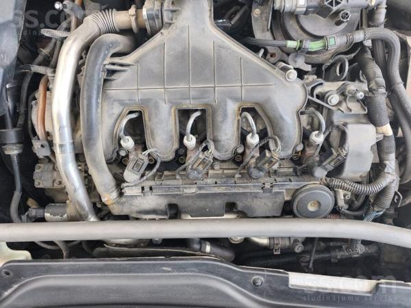 Pelēks Volvo S40 2007 Rīga, ar dzinēja tilpumu 2.00 L un nobraukumu 330 tūkst. km par 2000 €, foto 7 vietnē AUTOMOTO.COM.LV