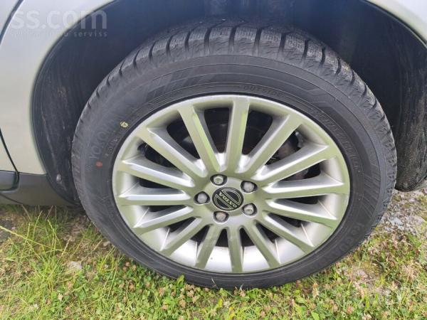 Pelēks Volvo S40 2007 Rīga, ar dzinēja tilpumu 2.00 L un nobraukumu 330 tūkst. km par 2000 €, foto 10 vietnē AUTOMOTO.COM.LV