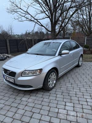 Grey Volvo S40 2007 in Balvi, with an engine capacity of 1.60 L and mileage of 296 thousand km for 1500 €, photo 3 on AUTOMOTO.COM.LV