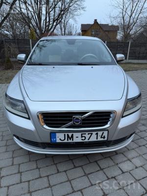 Grey Volvo S40 2007 in Balvi, with an engine capacity of 1.60 L and mileage of 296 thousand km for 1500 €, photo 5 on AUTOMOTO.COM.LV