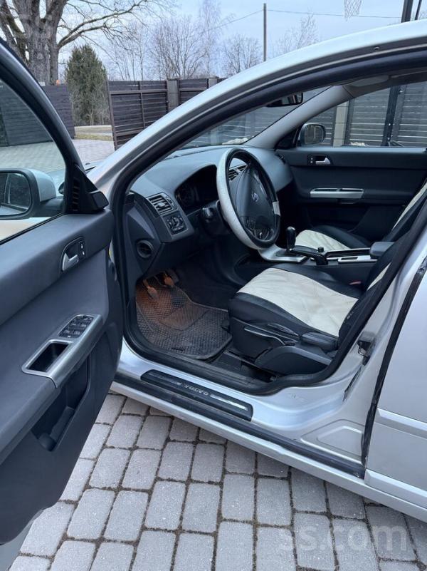 Pelēks Volvo S40 2007 Balvi, ar dzinēja tilpumu 1.60 L un nobraukumu 296 tūkst. km par 1500 €, foto 6 vietnē AUTOMOTO.COM.LV
