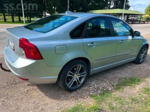 Pelēks Volvo S40 2007 Rīga, ar dzinēja tilpumu 2.00 L un nobraukumu 349 tūkst. km par 1200 €, foto 3 vietnē AUTOMOTO.COM.LV