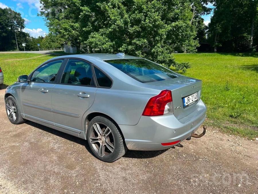 Pelēks Volvo S40 2007 Rīga, ar dzinēja tilpumu 2.00 L un nobraukumu 349 tūkst. km par 1200 €, foto 4 vietnē AUTOMOTO.COM.LV