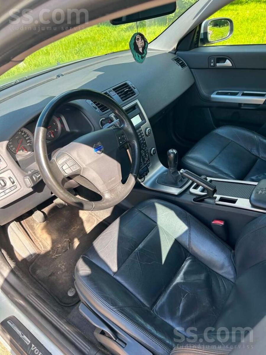 Pelēks Volvo S40 2007 Rīga, ar dzinēja tilpumu 2.00 L un nobraukumu 349 tūkst. km par 1200 €, foto 11 vietnē AUTOMOTO.COM.LV
