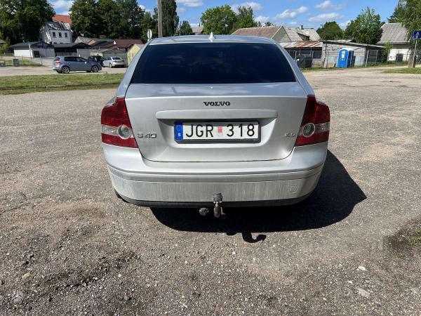 Grey Volvo S40 2007 in Telschi, with an engine capacity of 1.56 L and mileage of 284 thousand km for 2999 €, photo 6 on AUTOMOTO.COM.LV