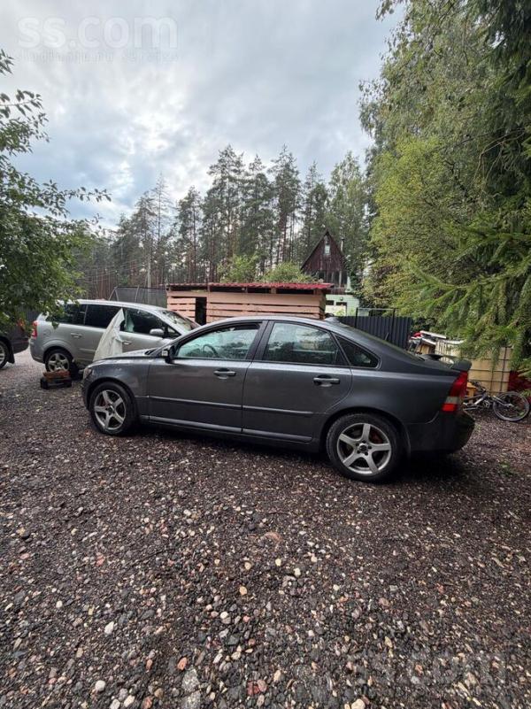 Pelēks Volvo S40 2007 Daugavpils, ar dzinēja tilpumu 2.00 L un nobraukumu 375 tūkst. km par 1450 €, foto 3 vietnē AUTOMOTO.COM.LV