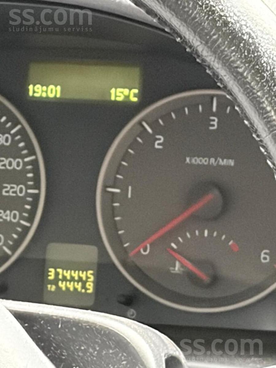 Pelēks Volvo S40 2007 Daugavpils, ar dzinēja tilpumu 2.00 L un nobraukumu 375 tūkst. km par 1450 €, foto 6 vietnē AUTOMOTO.COM.LV